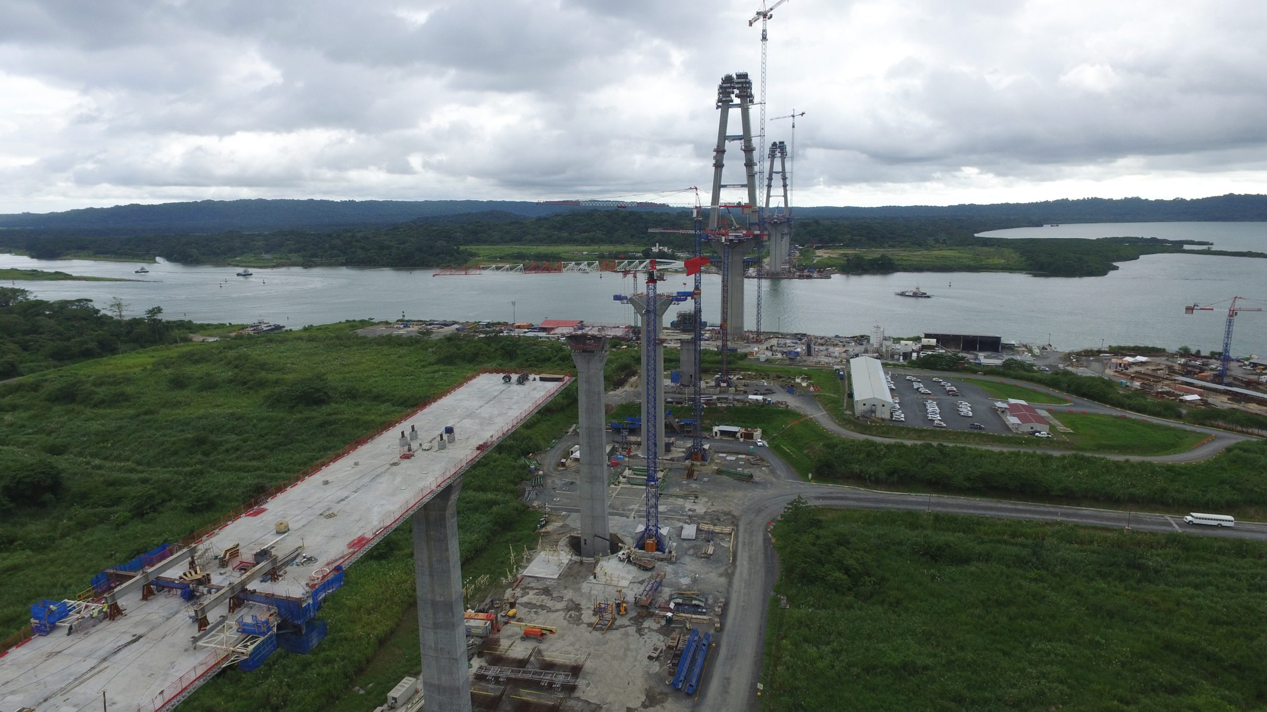 Special formwork travellers for Atlantic bridge - Rúbrica Philippines